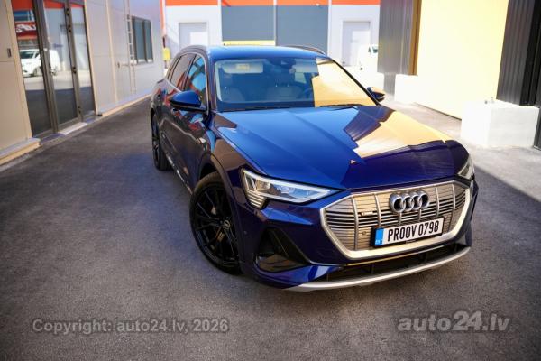 Blue Audi E-Tron 2020 in Tallinn, with an engine capacity of 0.00 L and mileage of 83 thousand km for 31490 €, photo 8 on AUTOMOTO.COM.LV