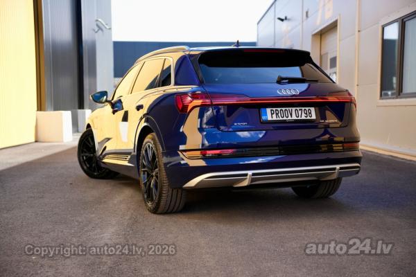Blue Audi E-Tron 2020 in Tallinn, with an engine capacity of 0.00 L and mileage of 83 thousand km for 31490 €, photo 9 on AUTOMOTO.COM.LV
