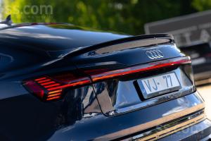Blue Audi E-Tron 2020 in Jelgava, with an engine capacity of 0.00 L and mileage of 130 thousand km for 31000 €, photo 5 on AUTOMOTO.COM.LV