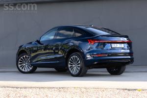 Blue Audi E-Tron 2020 in Jelgava, with an engine capacity of 0.00 L and mileage of 130 thousand km for 31000 €, photo 6 on AUTOMOTO.COM.LV