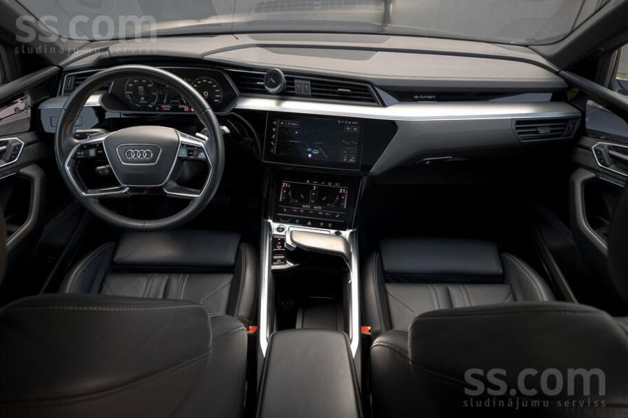Blue Audi E-Tron 2020 in Jelgava, with an engine capacity of 0.00 L and mileage of 130 thousand km for 31000 €, photo 25 on AUTOMOTO.COM.LV