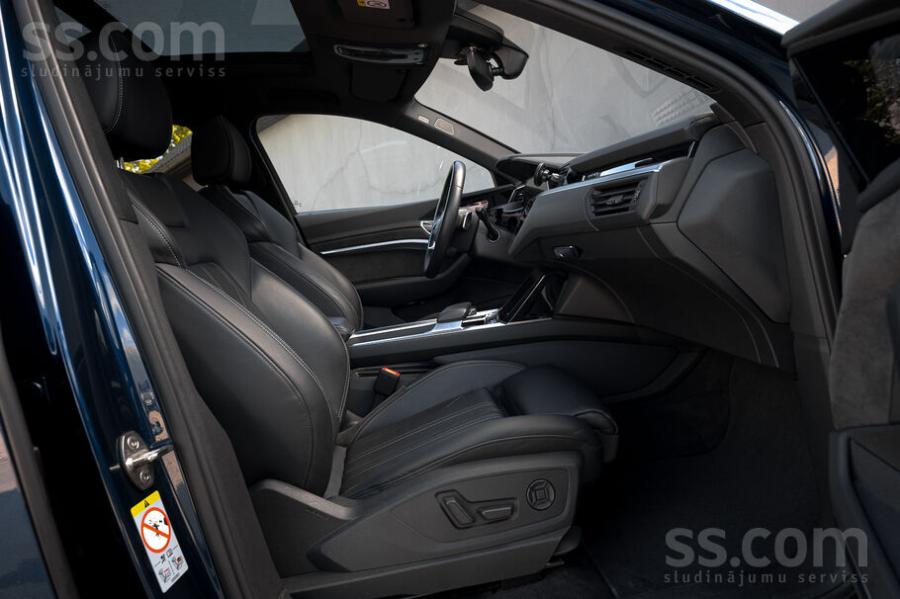 Blue Audi E-Tron 2020 in Jelgava, with an engine capacity of 0.00 L and mileage of 130 thousand km for 31000 €, photo 30 on AUTOMOTO.COM.LV