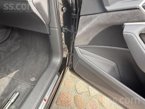 Zils Audi E-Tron 2020 Rīga, ar dzinēja tilpumu 0.00 L un nobraukumu 140 tūkst. km par 26950 €, foto 10 vietnē AUTOMOTO.COM.LV