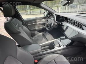 Zils Audi E-Tron 2020 Rīga, ar dzinēja tilpumu 0.00 L un nobraukumu 140 tūkst. km par 26950 €, foto 17 vietnē AUTOMOTO.COM.LV