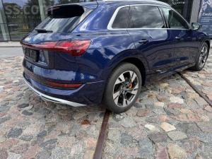 Zils Audi E-Tron 2020 Rīga, ar dzinēja tilpumu 0.00 L un nobraukumu 140 tūkst. km par 24450 €, foto 6 vietnē AUTOMOTO.COM.LV