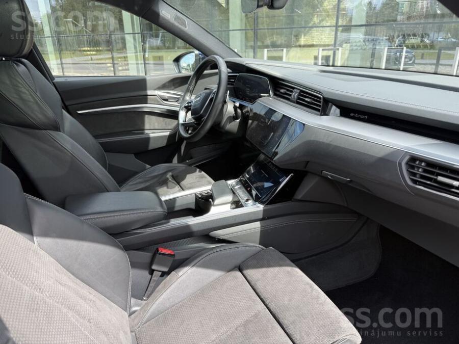 Zils Audi E-Tron 2020 Rīga, ar dzinēja tilpumu 0.00 L un nobraukumu 140 tūkst. km par 24450 €, foto 26 vietnē AUTOMOTO.COM.LV