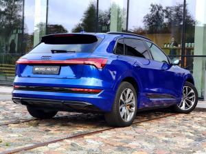 Zils Audi E-Tron 2020 Rīga, ar dzinēja tilpumu 0.00 L un nobraukumu 47 tūkst. km par 28888 €, foto 4 vietnē AUTOMOTO.COM.LV