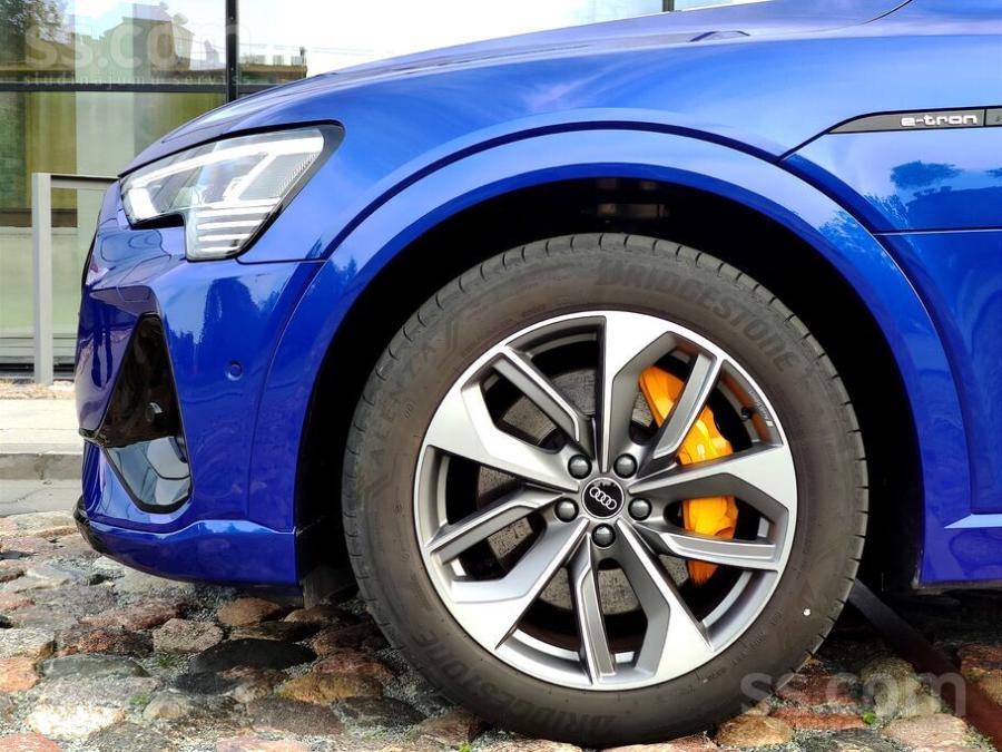 Zils Audi E-Tron 2020 Rīga, ar dzinēja tilpumu 0.00 L un nobraukumu 47 tūkst. km par 28888 €, foto 11 vietnē AUTOMOTO.COM.LV