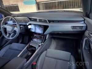 Zils Audi E-Tron 2020 Rīga, ar dzinēja tilpumu 0.00 L un nobraukumu 47 tūkst. km par 28888 €, foto 13 vietnē AUTOMOTO.COM.LV
