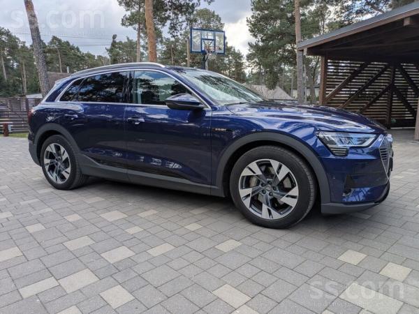 Zils Audi E-Tron 2020 Jūrmala, ar dzinēja tilpumu 0.00 L un nobraukumu 74 tūkst. km par 23900 €, foto 1 vietnē AUTOMOTO.COM.LV