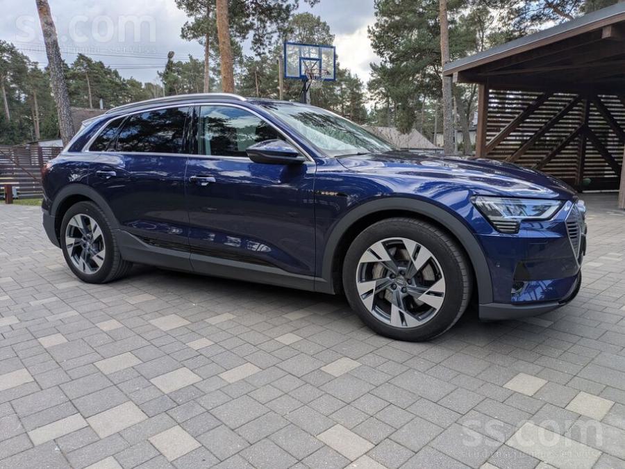 Blue Audi E-Tron 2020 in Jurmala, with an engine capacity of 0.00 L and mileage of 75 thousand km for 23350 €, photo 1 on AUTOMOTO.COM.LV