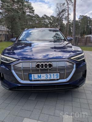 Blue Audi E-Tron 2020 in Jurmala, with an engine capacity of 0.00 L and mileage of 75 thousand km for 23350 €, photo 4 on AUTOMOTO.COM.LV
