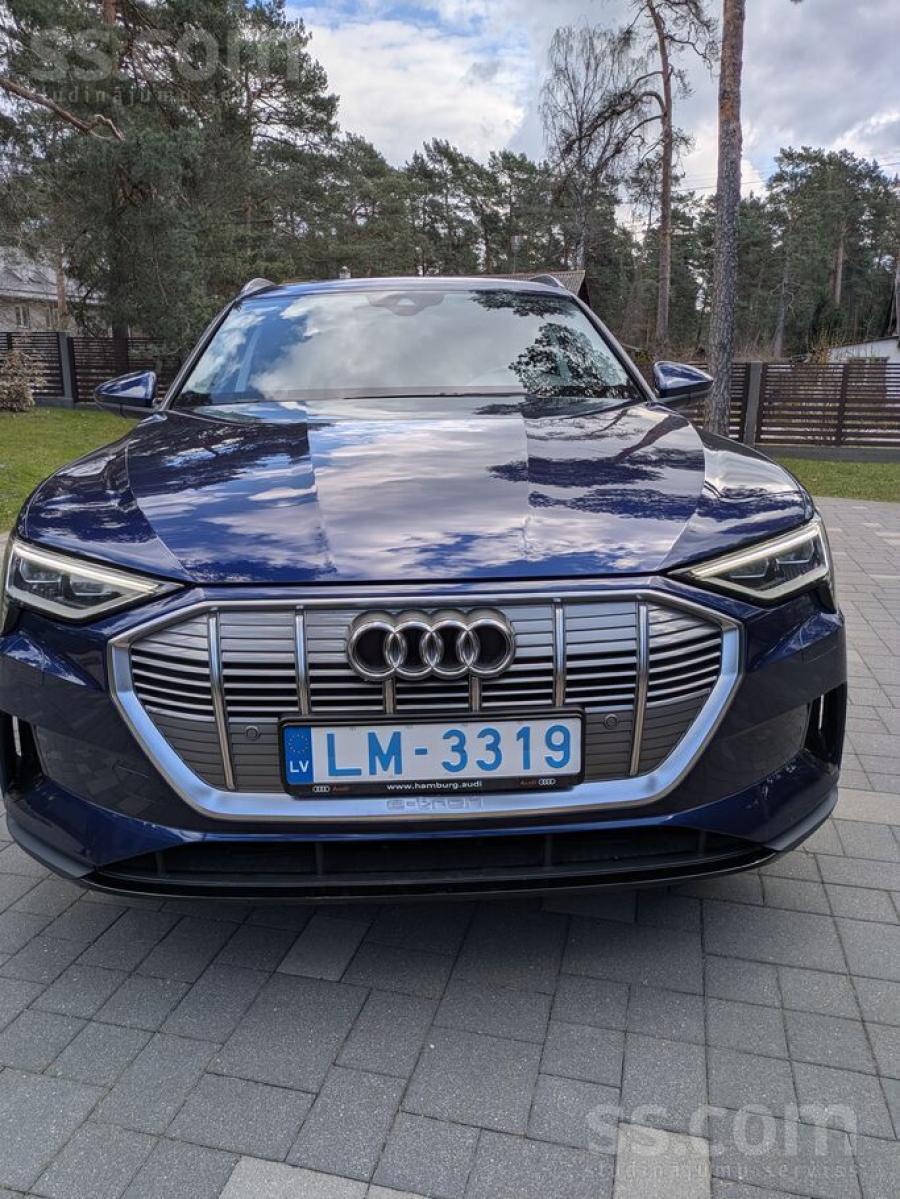 Blue Audi E-Tron 2020 in Jurmala, with an engine capacity of 0.00 L and mileage of 75 thousand km for 23350 €, photo 4 on AUTOMOTO.COM.LV