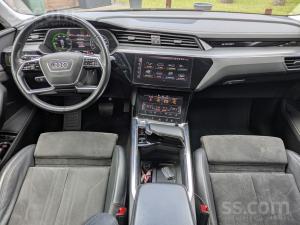 Blue Audi E-Tron 2020 in Jurmala, with an engine capacity of 0.00 L and mileage of 75 thousand km for 23350 €, photo 7 on AUTOMOTO.COM.LV