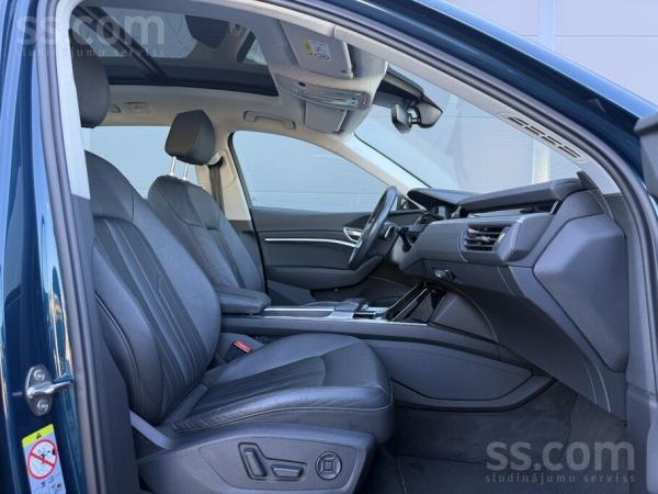 Blue Audi E-Tron 2020 in Riga, with an engine capacity of 0.00 L and mileage of 60 thousand km for 29900 €, photo 6 on AUTOMOTO.COM.LV