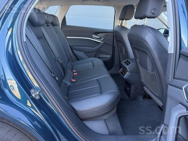 Blue Audi E-Tron 2020 in Riga, with an engine capacity of 0.00 L and mileage of 60 thousand km for 29900 €, photo 7 on AUTOMOTO.COM.LV