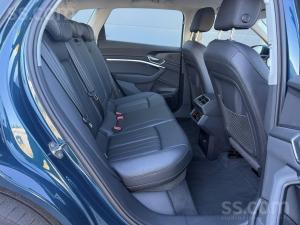 Blue Audi E-Tron 2020 in Riga, with an engine capacity of 0.00 L and mileage of 60 thousand km for 29900 €, photo 8 on AUTOMOTO.COM.LV