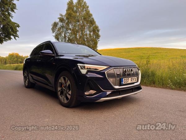 Синий Ауди E-Tron 2020 в Таллин, объемом двигателя 0.00 л и пробегом 53 тыс. км за 31800 €, фото 1 на AUTOMOTO.COM.LV