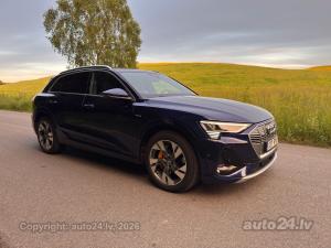 Blue Audi E-Tron 2020 in Tallinn, with an engine capacity of 0.00 L and mileage of 53 thousand km for 31800 €, photo 3 on AUTOMOTO.COM.LV