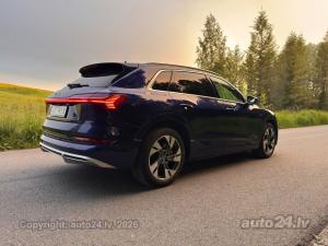 Blue Audi E-Tron 2020 in Tallinn, with an engine capacity of 0.00 L and mileage of 53 thousand km for 31800 €, photo 5 on AUTOMOTO.COM.LV