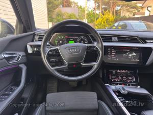 Blue Audi E-Tron 2020 in Tallinn, with an engine capacity of 0.00 L and mileage of 53 thousand km for 31800 €, photo 8 on AUTOMOTO.COM.LV