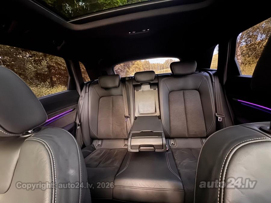 Blue Audi E-Tron 2020 in Tallinn, with an engine capacity of 0.00 L and mileage of 53 thousand km for 31800 €, photo 12 on AUTOMOTO.COM.LV