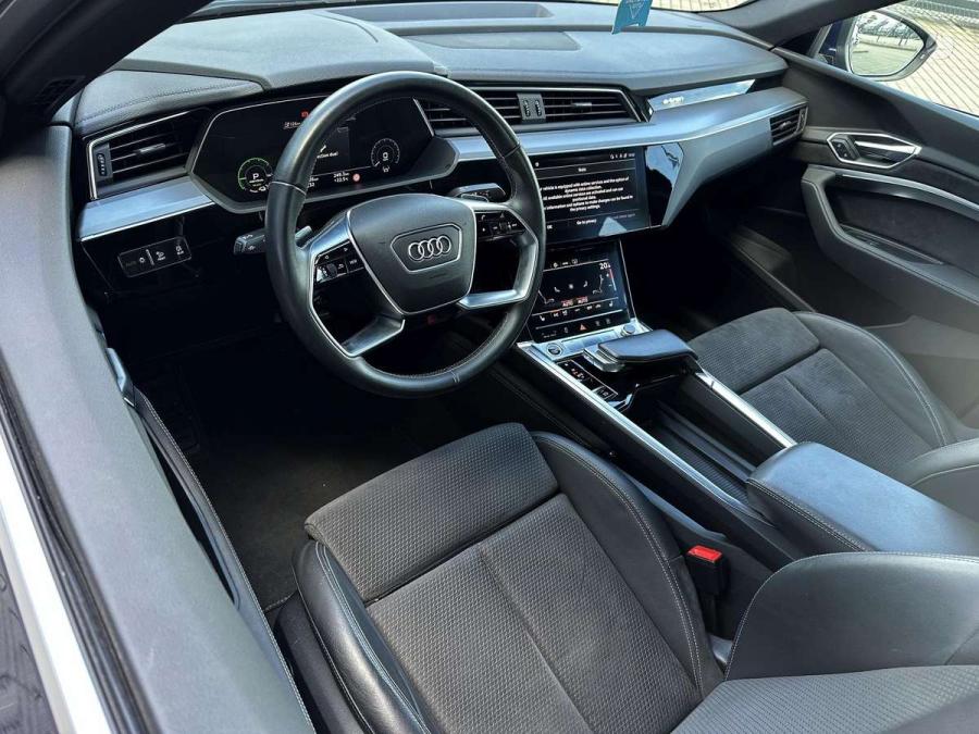 Blue Audi E-Tron 2020 in Kaunas, with an engine capacity of 0.00 L and mileage of 138 thousand km for 27500 €, photo 6 on AUTOMOTO.COM.LV