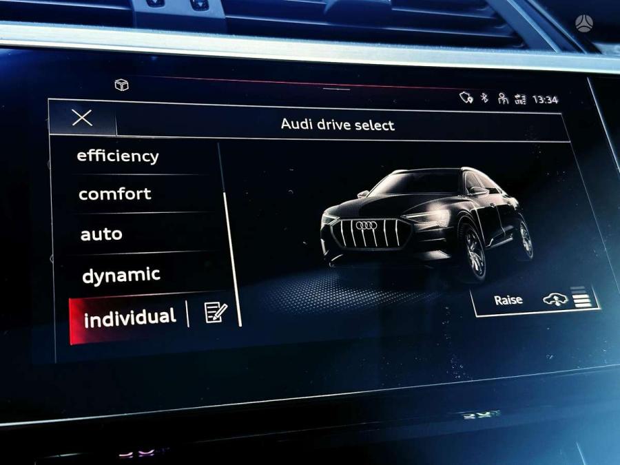 Blue Audi E-Tron 2020 in Kaunas, with an engine capacity of 0.00 L and mileage of 138 thousand km for 27500 €, photo 8 on AUTOMOTO.COM.LV