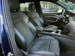 Blue Audi E-Tron 2020 in Kaunas, with an engine capacity of 0.00 L and mileage of 138 thousand km for 27500 €, photo 14 on AUTOMOTO.COM.LV