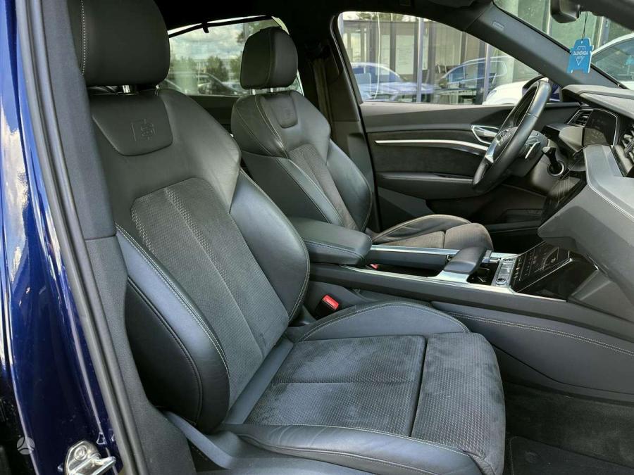 Blue Audi E-Tron 2020 in Kaunas, with an engine capacity of 0.00 L and mileage of 138 thousand km for 27500 €, photo 14 on AUTOMOTO.COM.LV