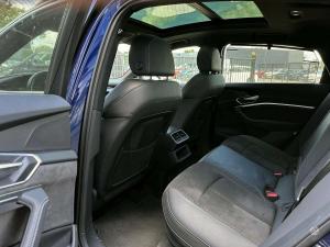 Blue Audi E-Tron 2020 in Kaunas, with an engine capacity of 0.00 L and mileage of 138 thousand km for 27500 €, photo 15 on AUTOMOTO.COM.LV