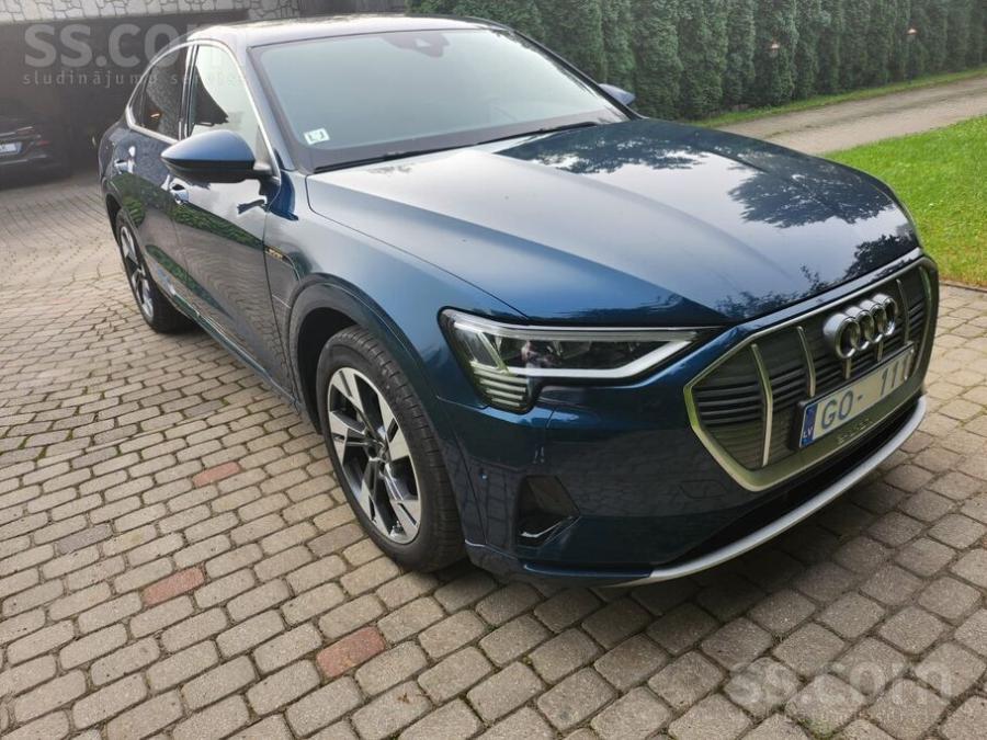 Zils Audi E-Tron 2020 Rīga, ar dzinēja tilpumu 0.00 L un nobraukumu 84 tūkst. km par 33900 €, foto 1 vietnē AUTOMOTO.COM.LV