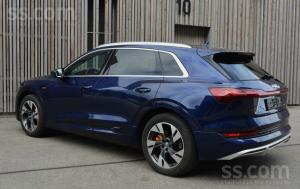 Blue Audi E-Tron 2020 in Riga, with an engine capacity of 0.00 L and mileage of 141 thousand km for 24555 €, photo 3 on AUTOMOTO.COM.LV