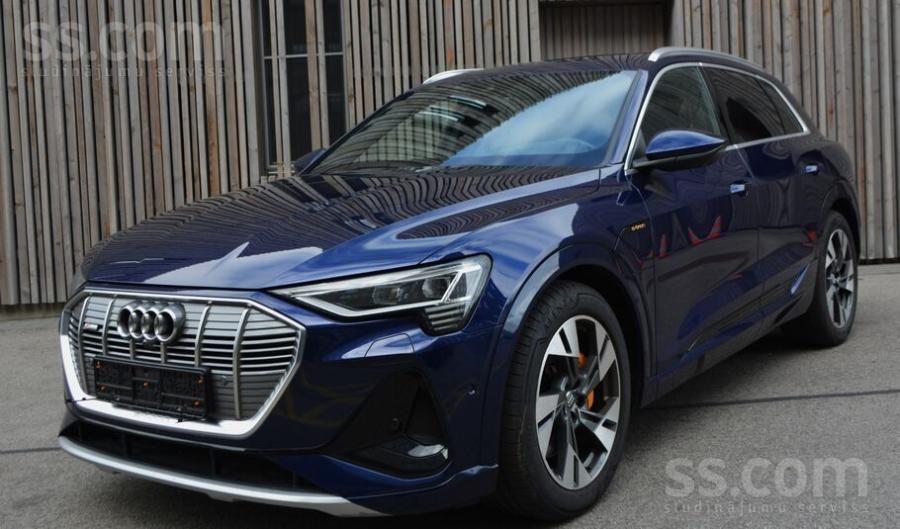 Blue Audi E-Tron 2020 in Riga, with an engine capacity of 0.00 L and mileage of 141 thousand km for 24555 €, photo 5 on AUTOMOTO.COM.LV