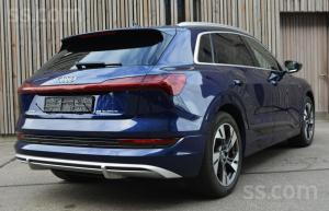 Blue Audi E-Tron 2020 in Riga, with an engine capacity of 0.00 L and mileage of 141 thousand km for 24555 €, photo 6 on AUTOMOTO.COM.LV