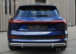 Blue Audi E-Tron 2020 in Riga, with an engine capacity of 0.00 L and mileage of 141 thousand km for 24555 €, photo 12 on AUTOMOTO.COM.LV