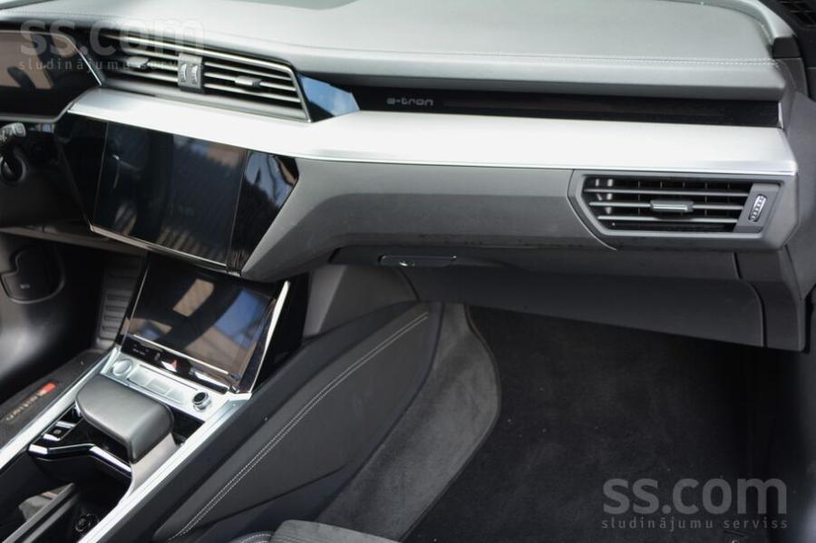 Blue Audi E-Tron 2020 in Riga, with an engine capacity of 0.00 L and mileage of 141 thousand km for 24555 €, photo 23 on AUTOMOTO.COM.LV
