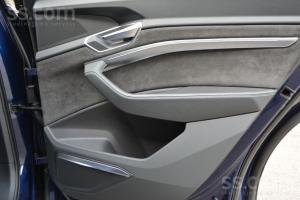 Blue Audi E-Tron 2020 in Riga, with an engine capacity of 0.00 L and mileage of 141 thousand km for 24555 €, photo 27 on AUTOMOTO.COM.LV