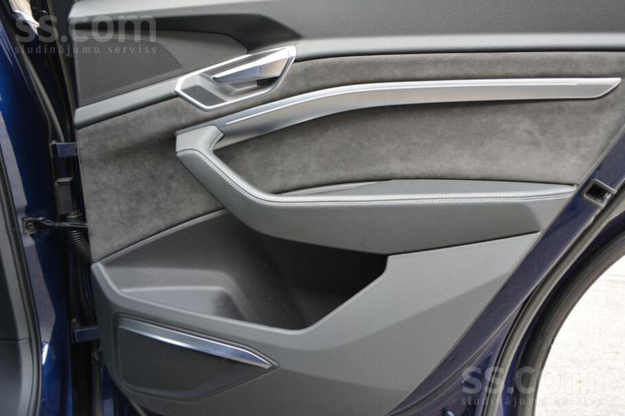 Blue Audi E-Tron 2020 in Riga, with an engine capacity of 0.00 L and mileage of 141 thousand km for 24555 €, photo 27 on AUTOMOTO.COM.LV