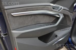 Blue Audi E-Tron 2020 in Riga, with an engine capacity of 0.00 L and mileage of 141 thousand km for 24555 €, photo 28 on AUTOMOTO.COM.LV