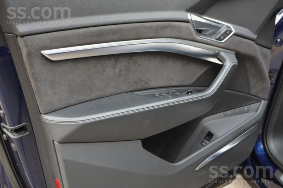 Blue Audi E-Tron 2020 in Riga, with an engine capacity of 0.00 L and mileage of 141 thousand km for 24555 €, photo 28 on AUTOMOTO.COM.LV