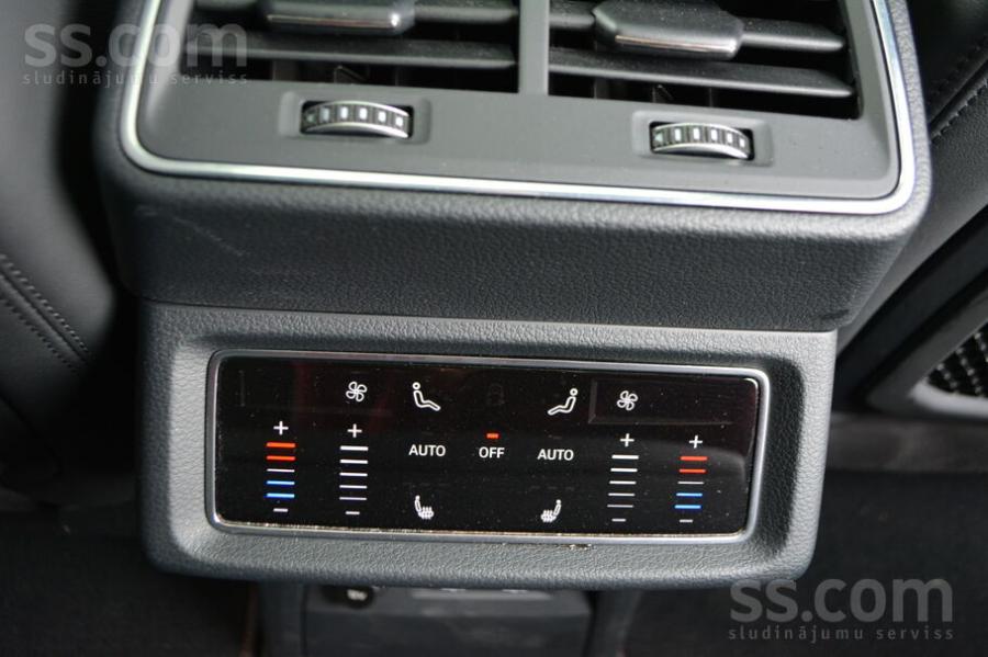 Blue Audi E-Tron 2020 in Riga, with an engine capacity of 0.00 L and mileage of 141 thousand km for 24555 €, photo 31 on AUTOMOTO.COM.LV
