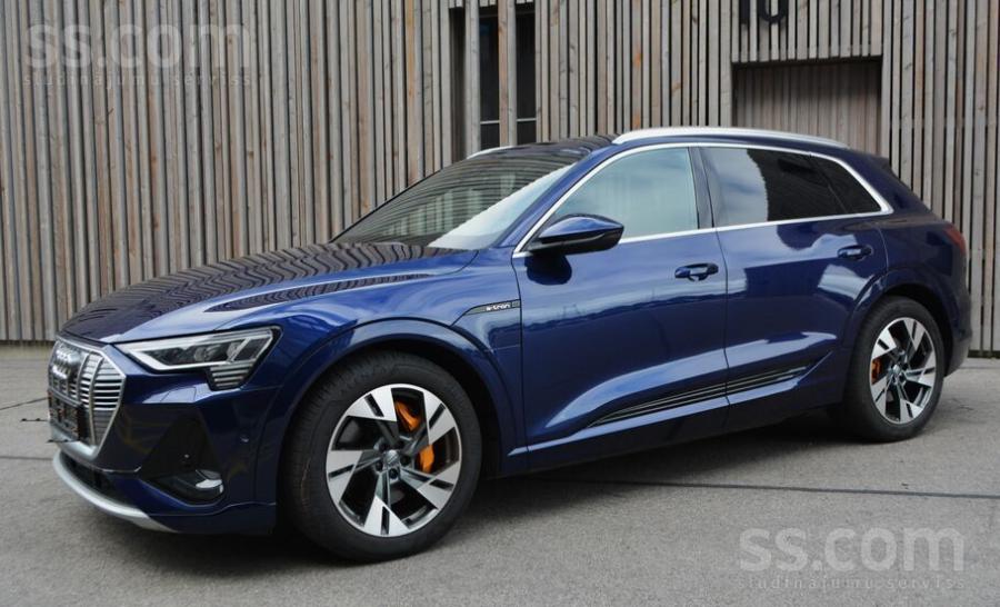 Blue Audi E-Tron 2020 in Riga, with an engine capacity of 0.00 L and mileage of 141 thousand km for 24555 €, photo 33 on AUTOMOTO.COM.LV