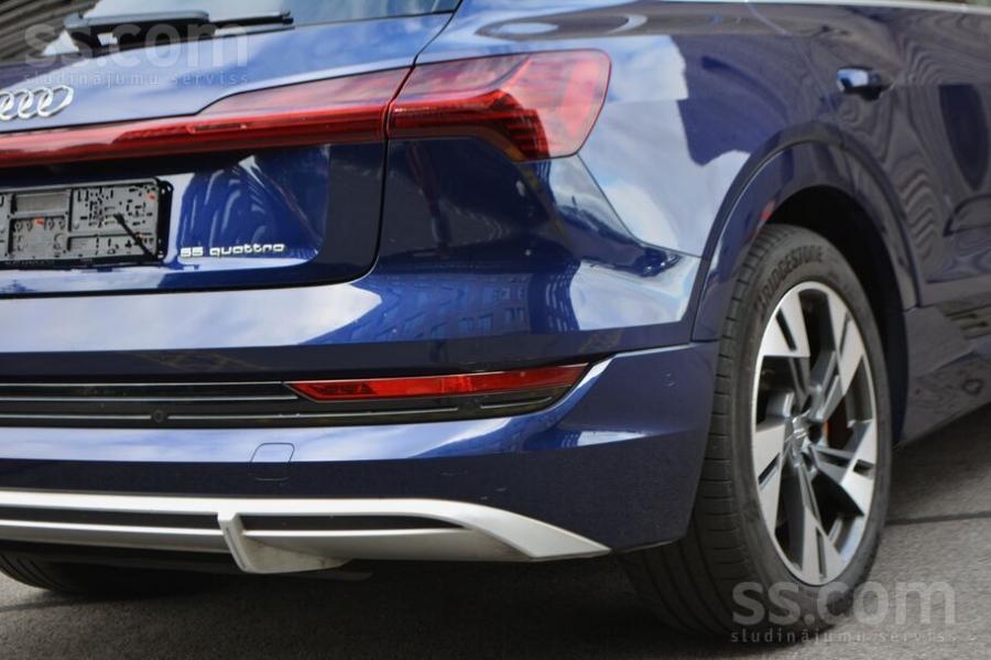 Blue Audi E-Tron 2020 in Riga, with an engine capacity of 0.00 L and mileage of 141 thousand km for 24555 €, photo 34 on AUTOMOTO.COM.LV