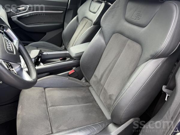 Blue Audi E-Tron 2020 in Riga, with an engine capacity of 0.00 L and mileage of 141 thousand km for 25950 €, photo 9 on AUTOMOTO.COM.LV