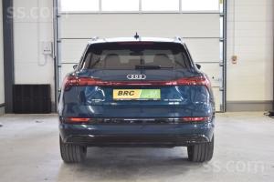 Zils Audi E-Tron 2020 Rīga, ar dzinēja tilpumu 0.00 L un nobraukumu 80 tūkst. km par 26500 €, foto 19 vietnē AUTOMOTO.COM.LV