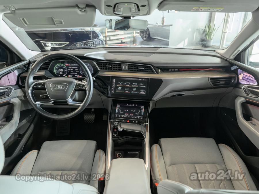 Blue Audi E-Tron 2020 in Tallinn, with an engine capacity of 0.00 L and mileage of 126 thousand km for 36900 €, photo 12 on AUTOMOTO.COM.LV