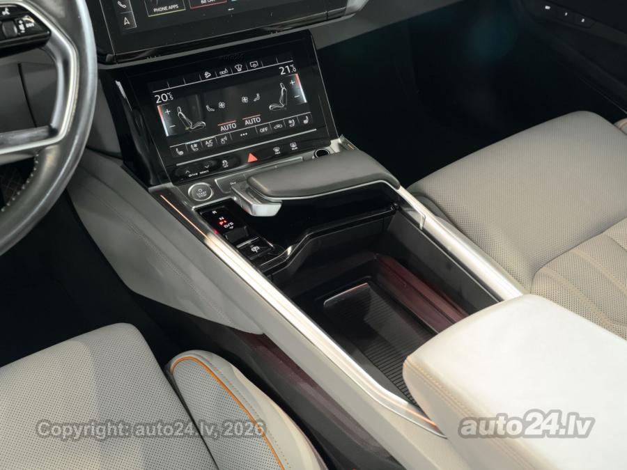 Blue Audi E-Tron 2020 in Tallinn, with an engine capacity of 0.00 L and mileage of 126 thousand km for 36900 €, photo 15 on AUTOMOTO.COM.LV