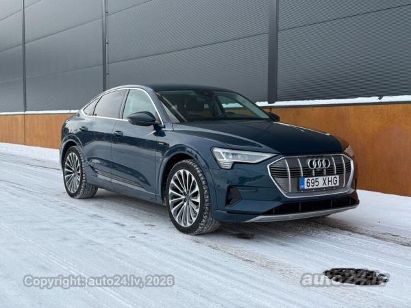 Zils Audi E-Tron 2021 Tallina, ar dzinēja tilpumu 0.00 L un nobraukumu 110 tūkst. km par 30900 €, foto 3 vietnē AUTOMOTO.COM.LV