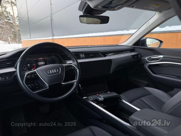 Zils Audi E-Tron 2021 Tallina, ar dzinēja tilpumu 0.00 L un nobraukumu 110 tūkst. km par 30900 €, foto 7 vietnē AUTOMOTO.COM.LV